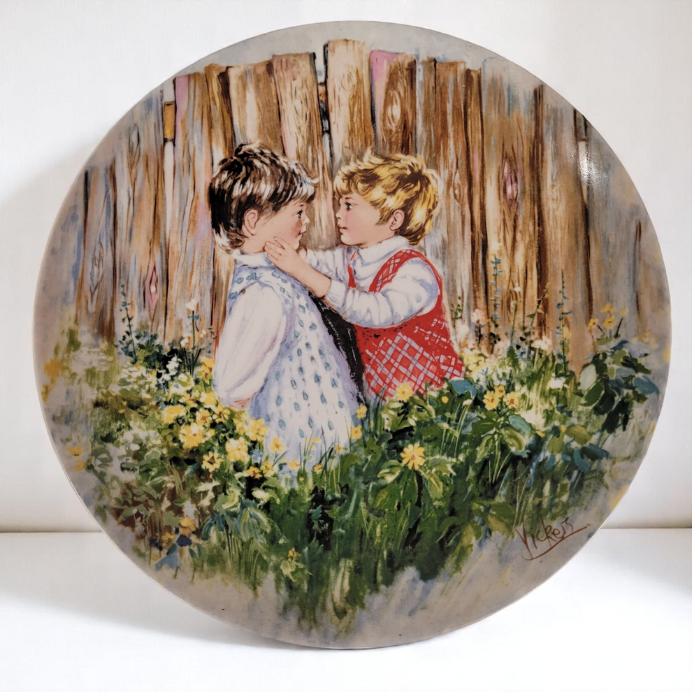Vintage Wedgwood Mary Vickers First Issue "Be My Friend" Decorative Wa ...